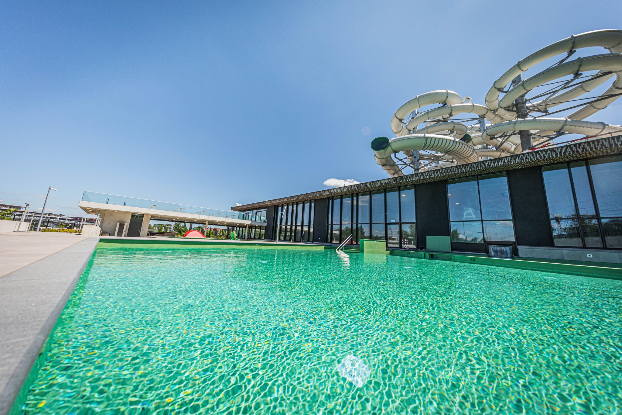 VINCI Facilities beheert meerdere LAGO zwembaden in België - VINCI ...